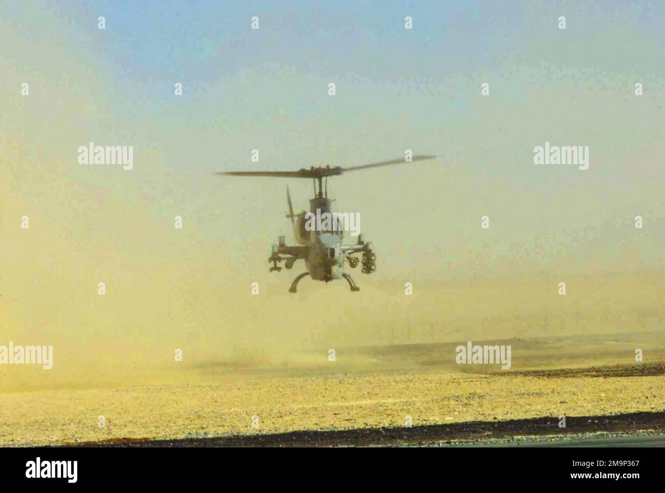 US Marine corps (USMC) Capitaine (CAPT) Justin W. Eggstaff et Premier ...