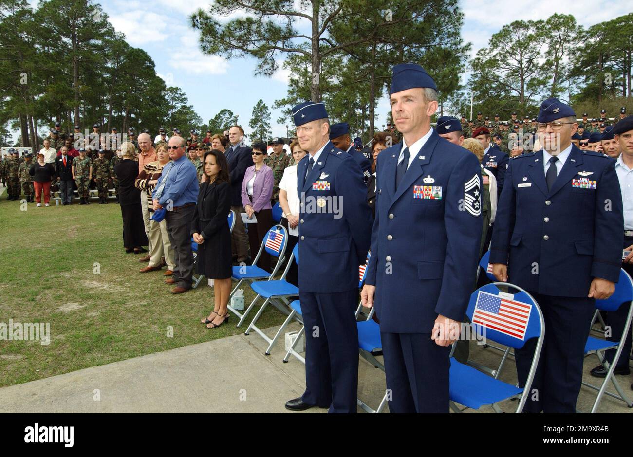 040304-F-3983J-019. [Complet] Légende de la scène: US Air Force (USAF ...