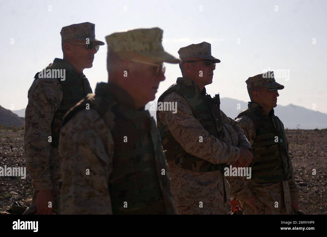040401-M-9362G-001. [Complet] Légende de la scène: US Marine corps ...