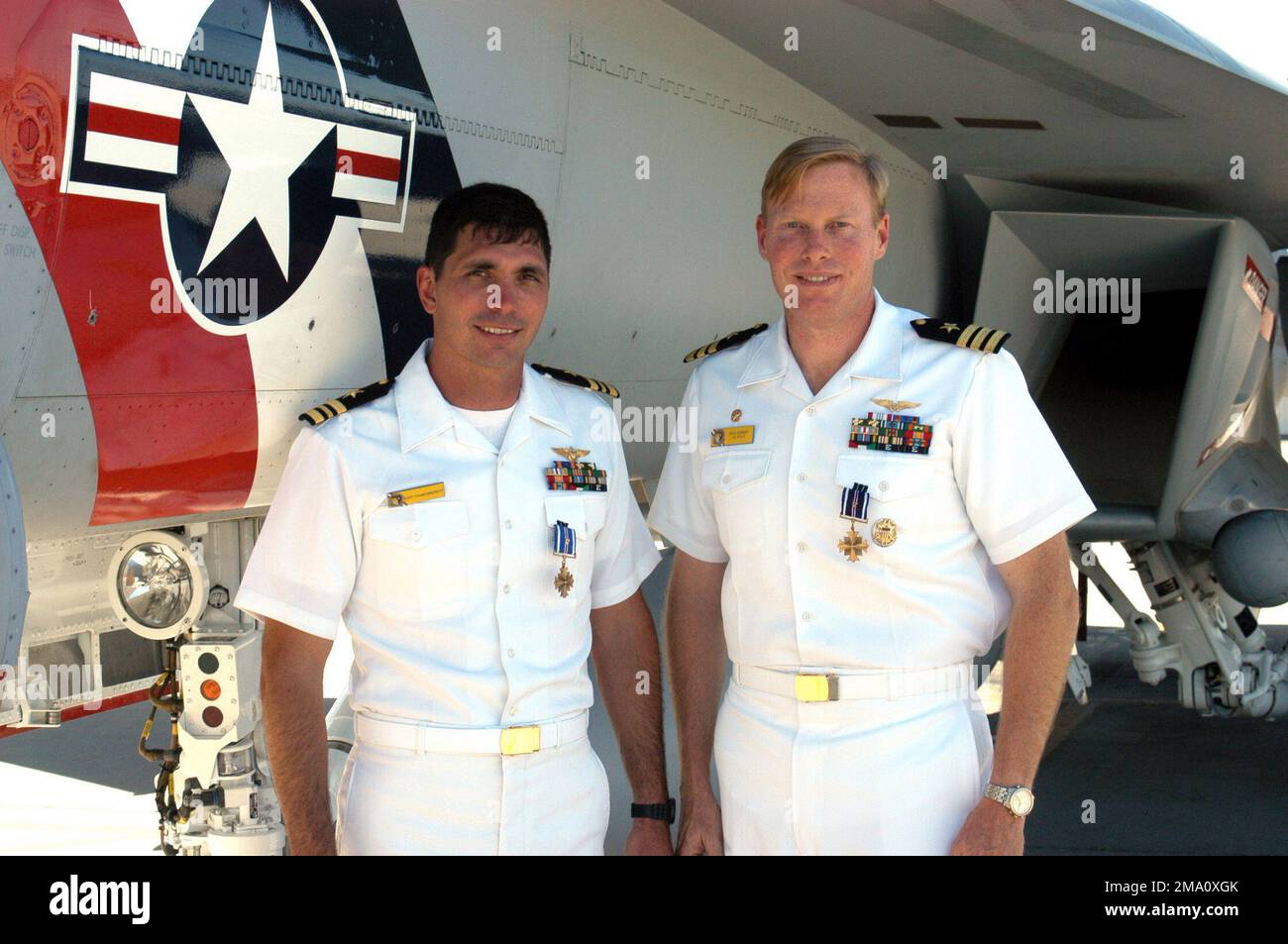 040602-N-6736W-009. Base: Naval Air Station, Lemoore État: Californie ...