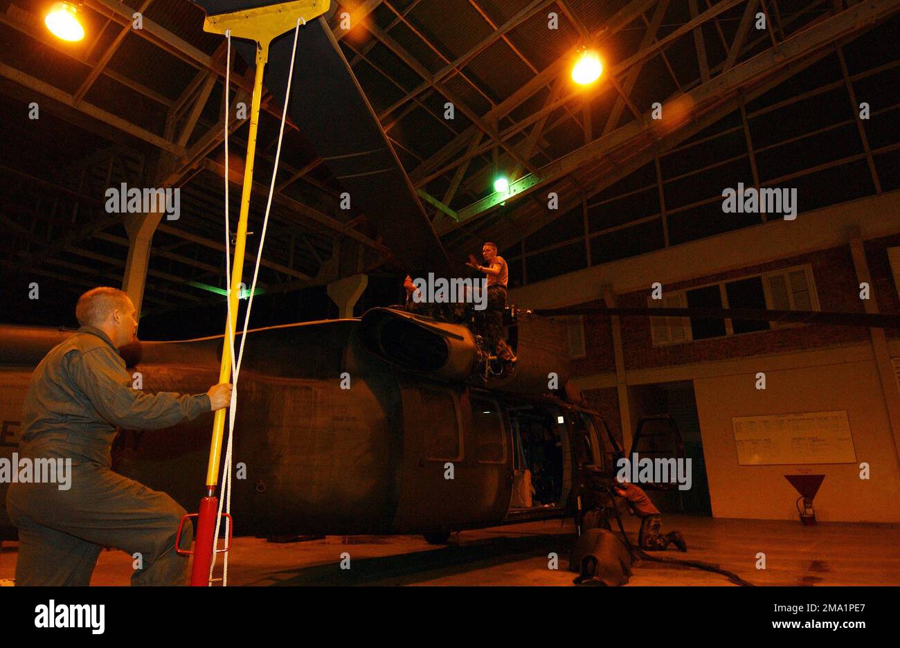 040618-F-6335P-196. [Complete] Scene Caption: Les soldats de la Garde ...