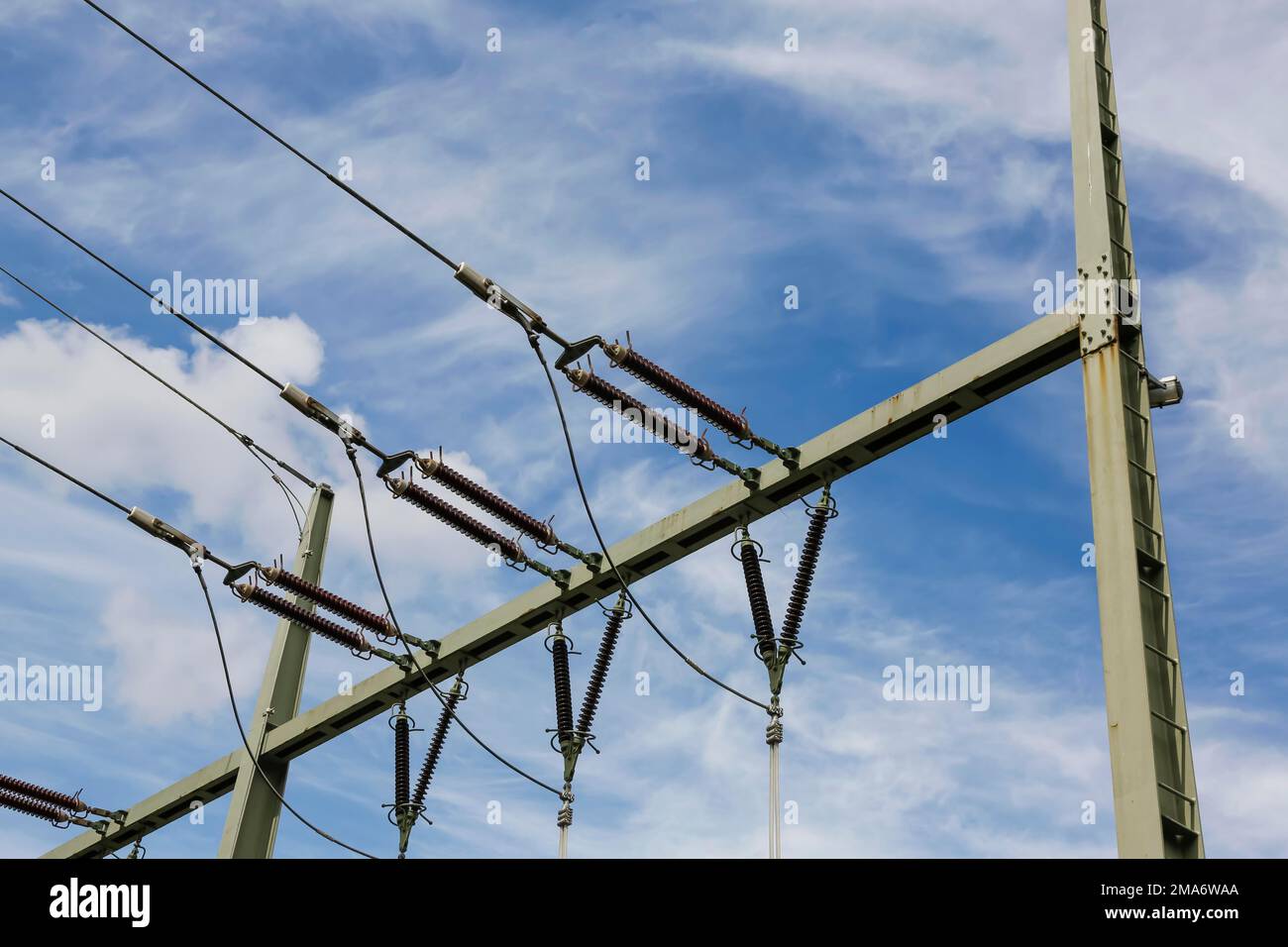Electricity distribution transformer Banque de photographies et d’images à haute résolution - Alamy