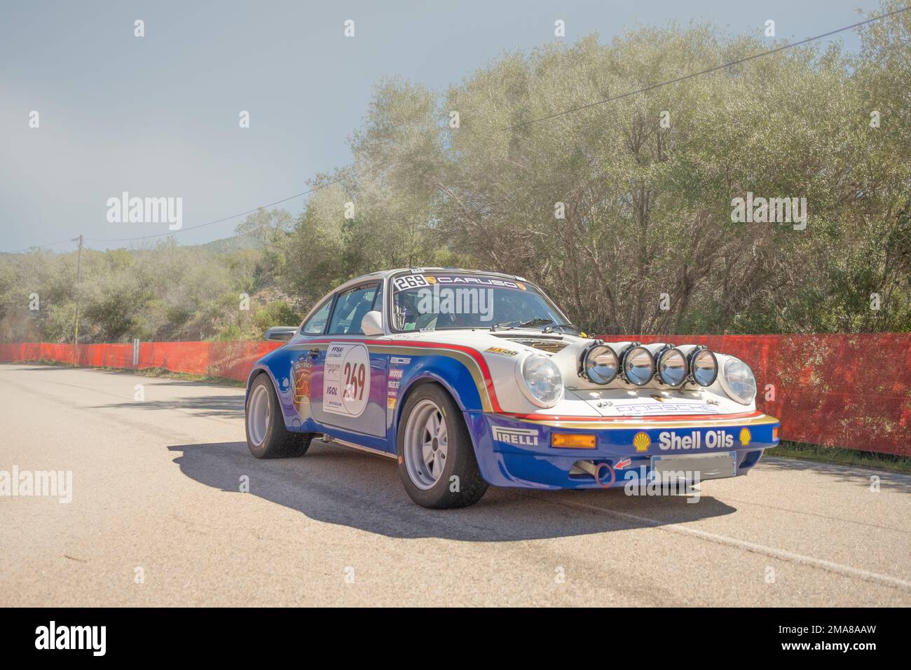Porsche 911 SC/RS rallye en compétition dans le WRC Tour de Corse ...