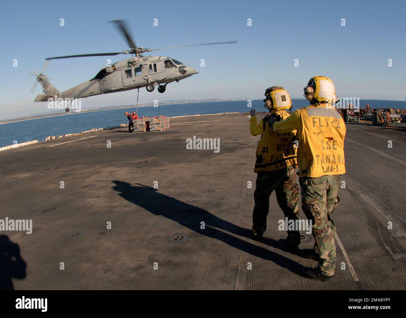 Amphibious assault ship uss tarawa lha 1 Banque de photographies et d’images à haute résolution ...