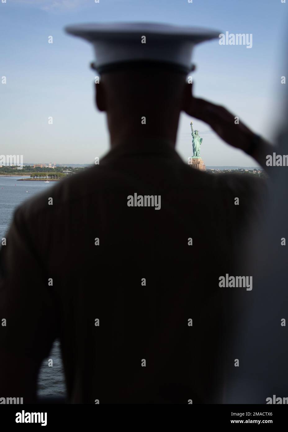 220523-N-LZ839-1773 NEW YORK (25 mai 2022) - le FPF de l'USMC, Chase ...