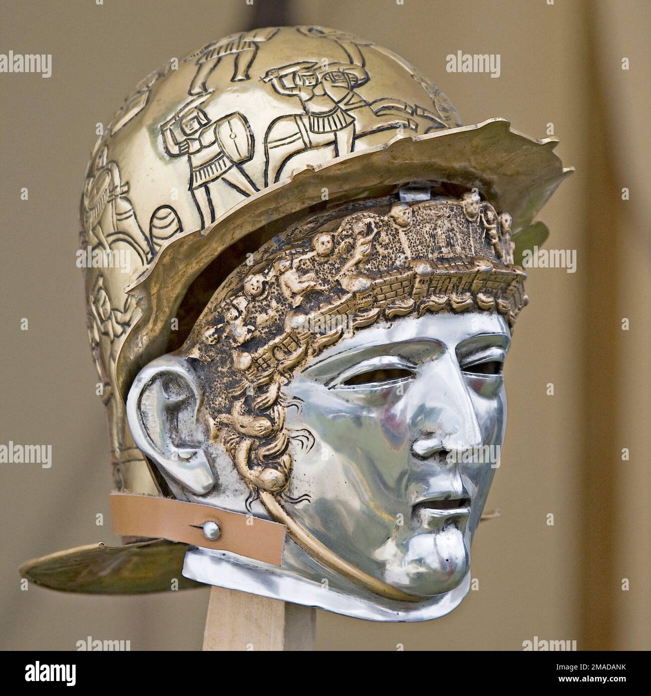Roman cavalry helmet Banque de photographies et d’images à haute ...