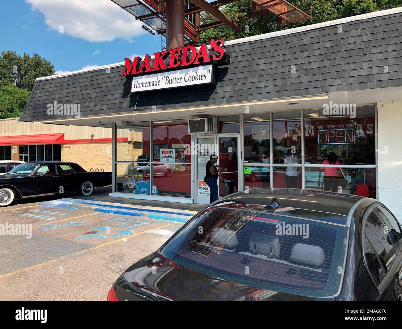 A woman enters Makeda's Homemade Cookies in Memphis. Tenn., Saturday ...