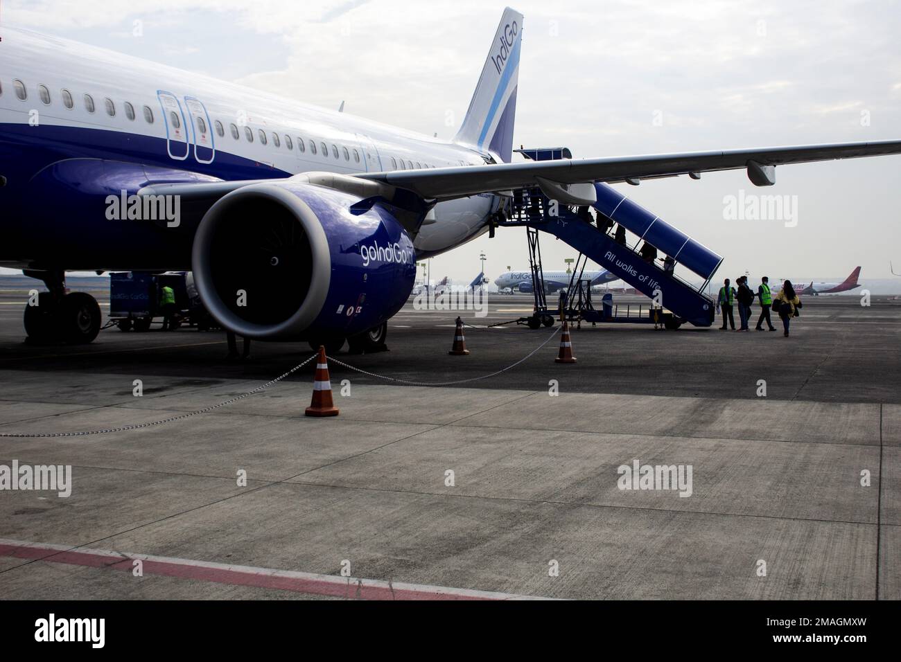 Un avion indien a atterri dans un terminal d'aéroport occupé ailes de ...