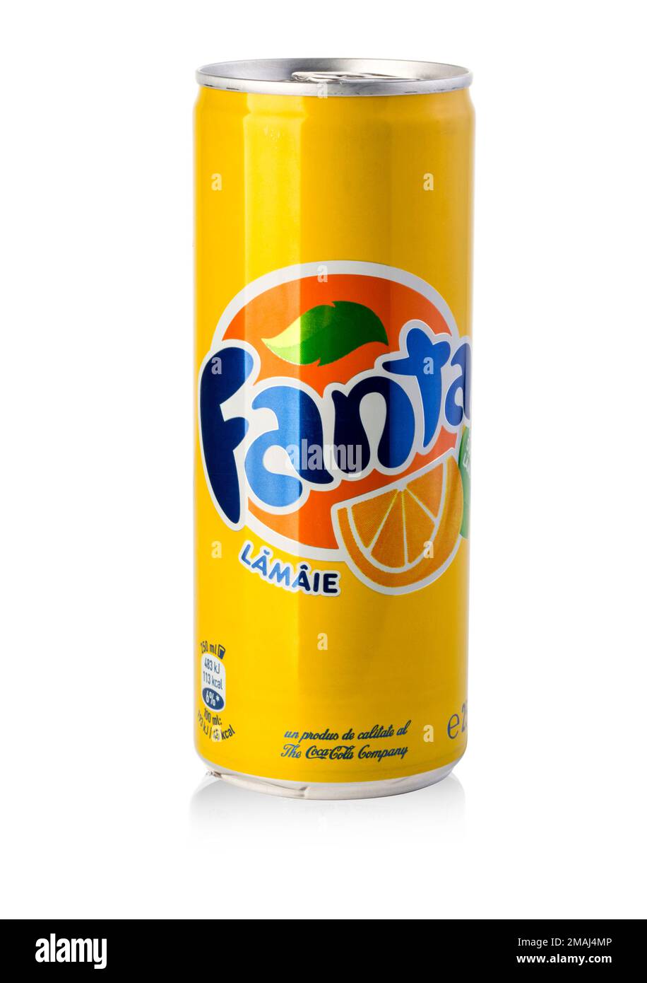 CHISINAU, MOLDOVA - 14 NOVEMBRE 2015: Fanta CAN citron sur fond blanc ...
