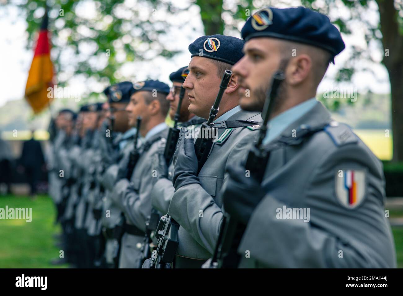 Les soldats de l'armée allemande participent à une cérémonie privée ...