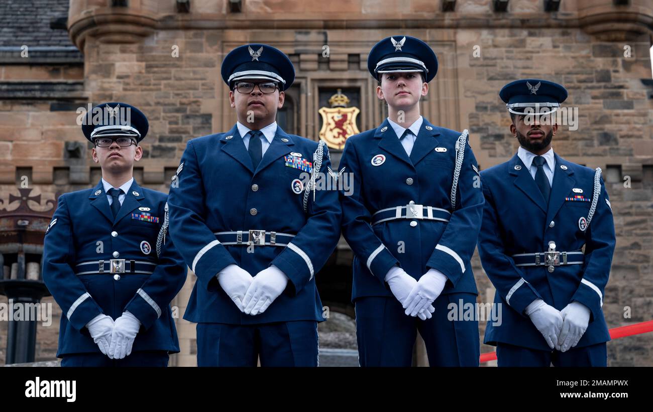 ÉTATS-UNIS Honneur de la Force aérienne les membres de la garde ...