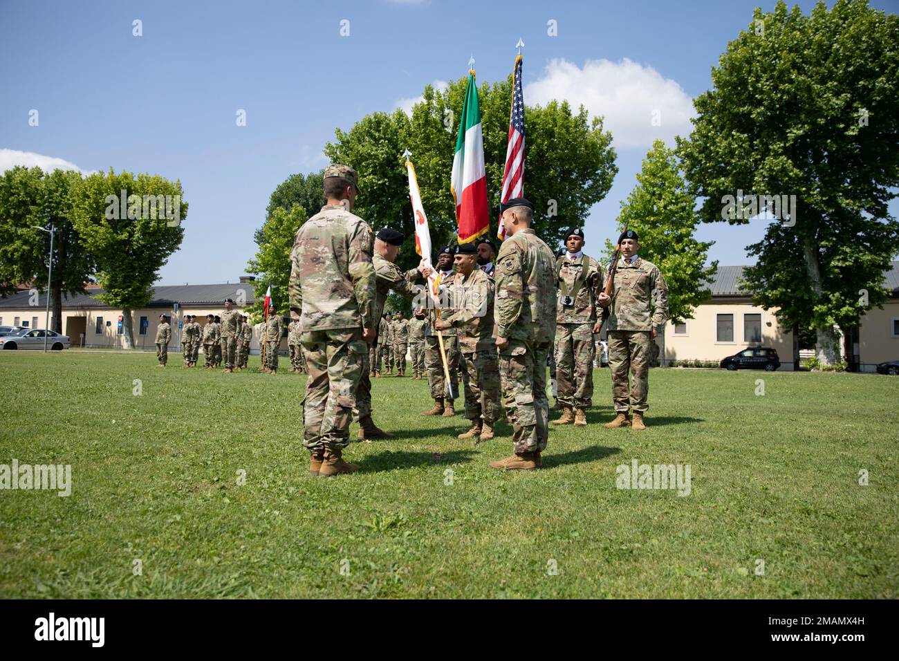Le lieutenant-colonel Corbett Baxter, commandant entrant du quartier général et du bataillon du ...