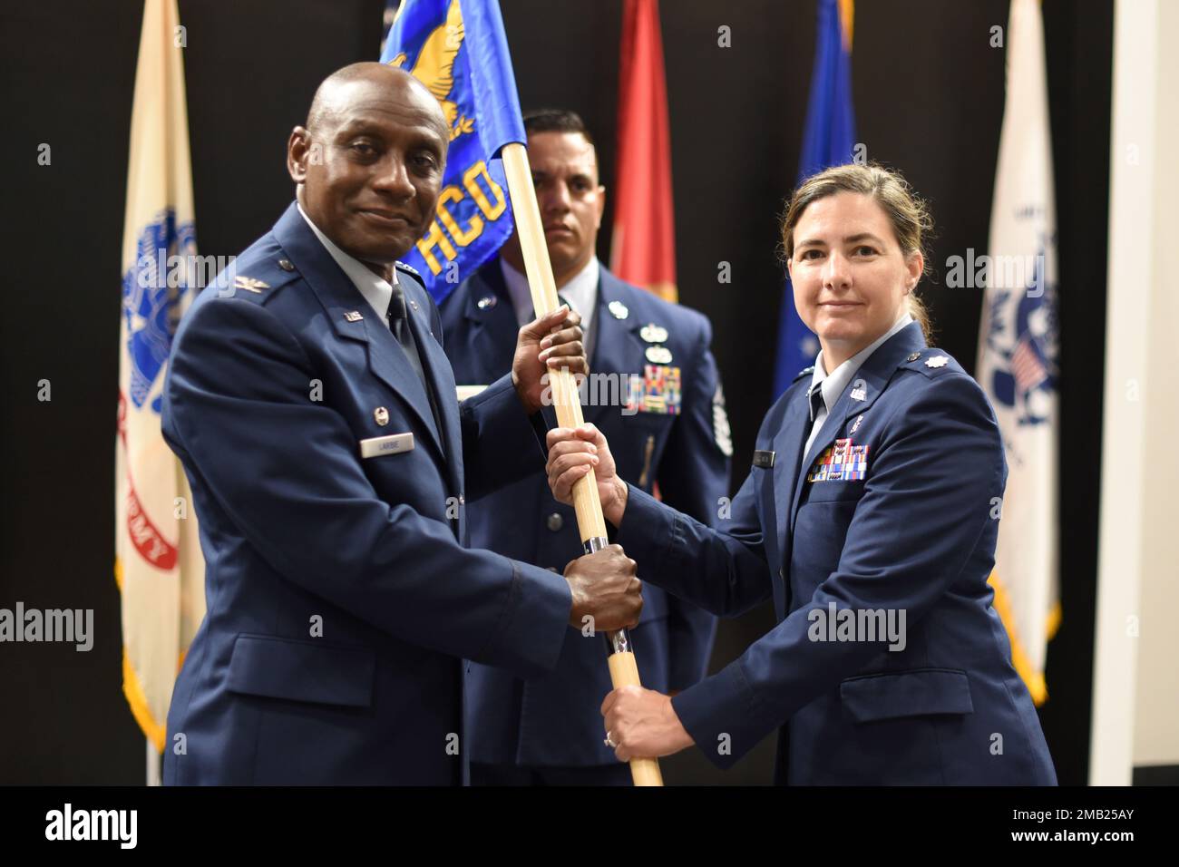 ÉTATS-UNIS Le lieutenant-colonel de la Force aérienne Jennifer Johnson ...