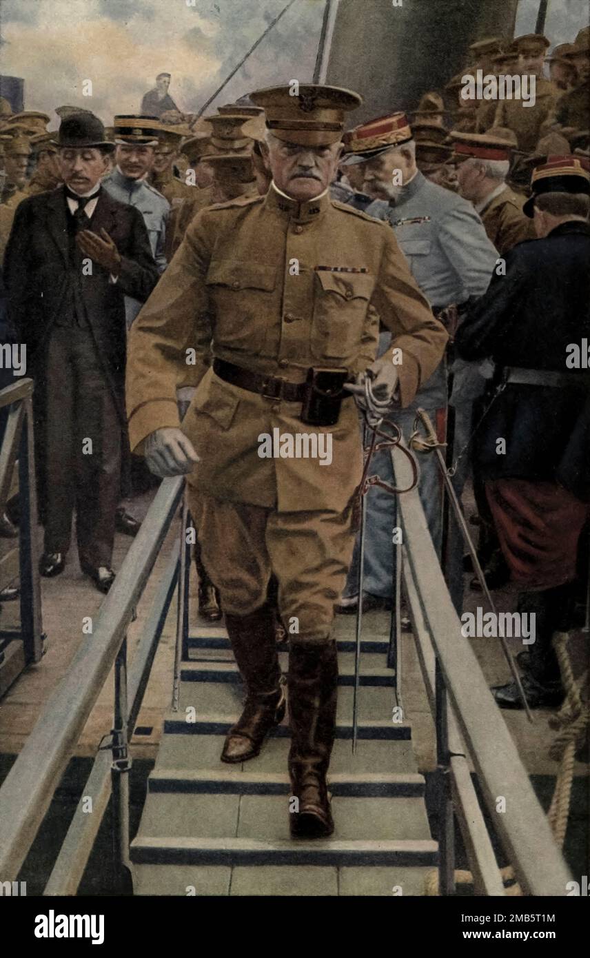LE GÉNÉRAL PERSHING DÉBARQUANT À BOULOGNE, FRANCE Frontispiece [général ...
