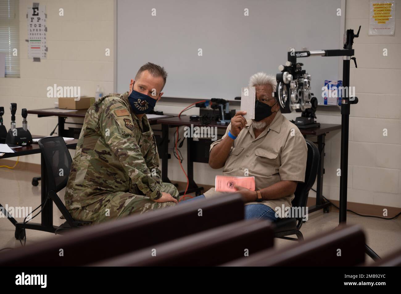 Le lieutenant-colonel Joe Rogalinski de la Force aérienne, optométriste ...