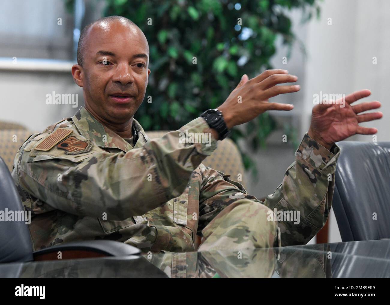 Le colonel Randel Gordon, commandant entrant du complexe Arnold ...