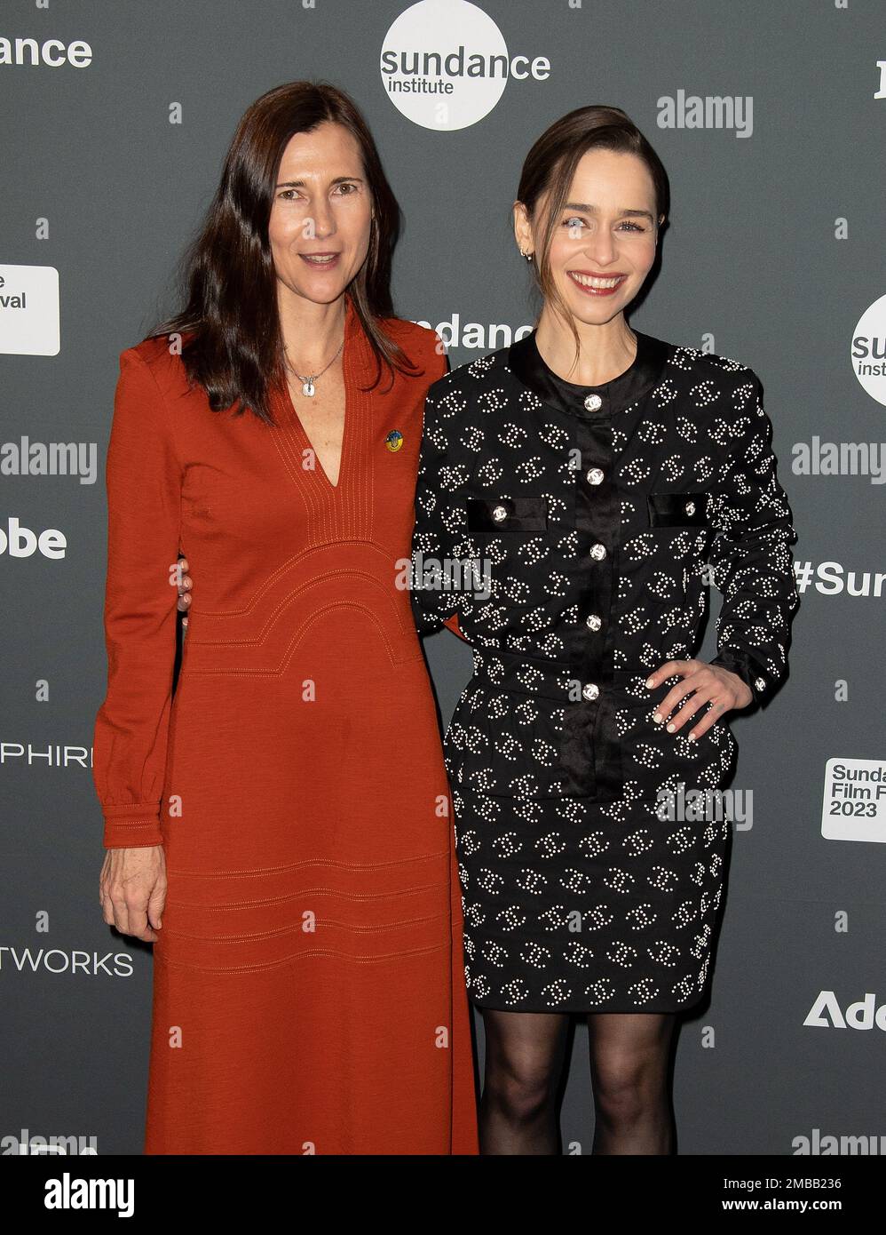 Sophie Barthes et Emilia Clarke assistent à la première « Pod ...