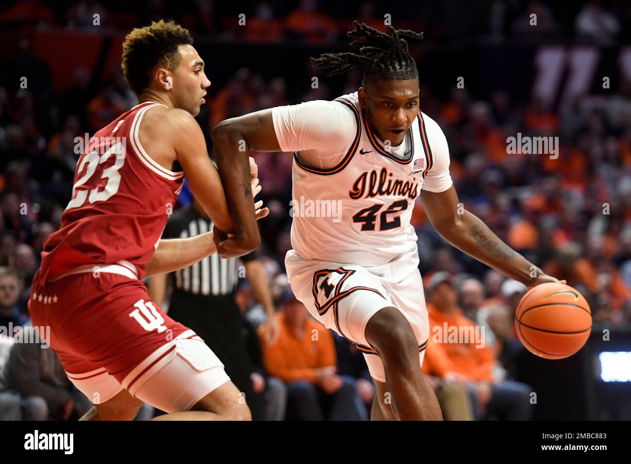 Illinois' Dain Dainja (42) works the ball inside against Indiana's ...