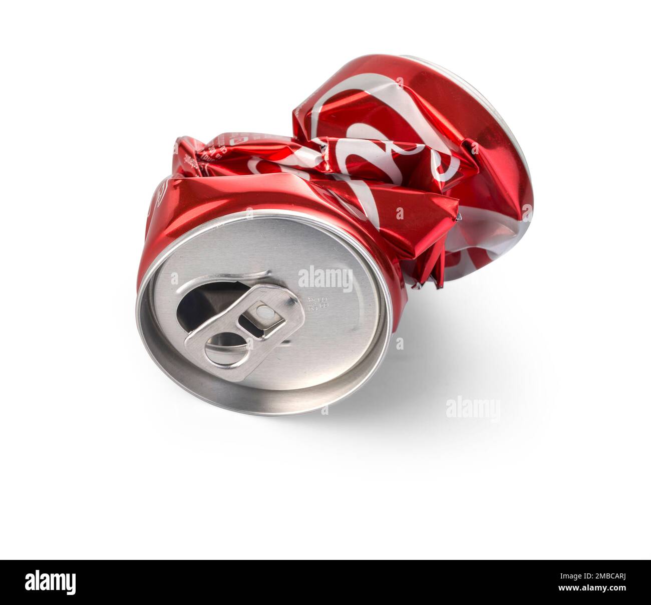 Chisinau, Moldova 26 août 2016. Canette de Coca-Cola émietlée. Les ...