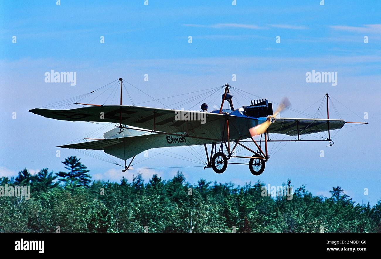 Etrich taube monoplane Banque de photographies et d’images à haute ...