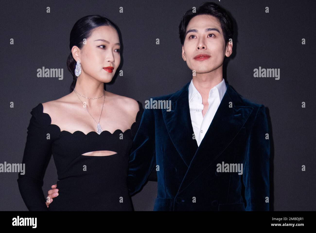 Aha Lolo's Meng Zhang and Pablo Zhang pose for photographers upon ...