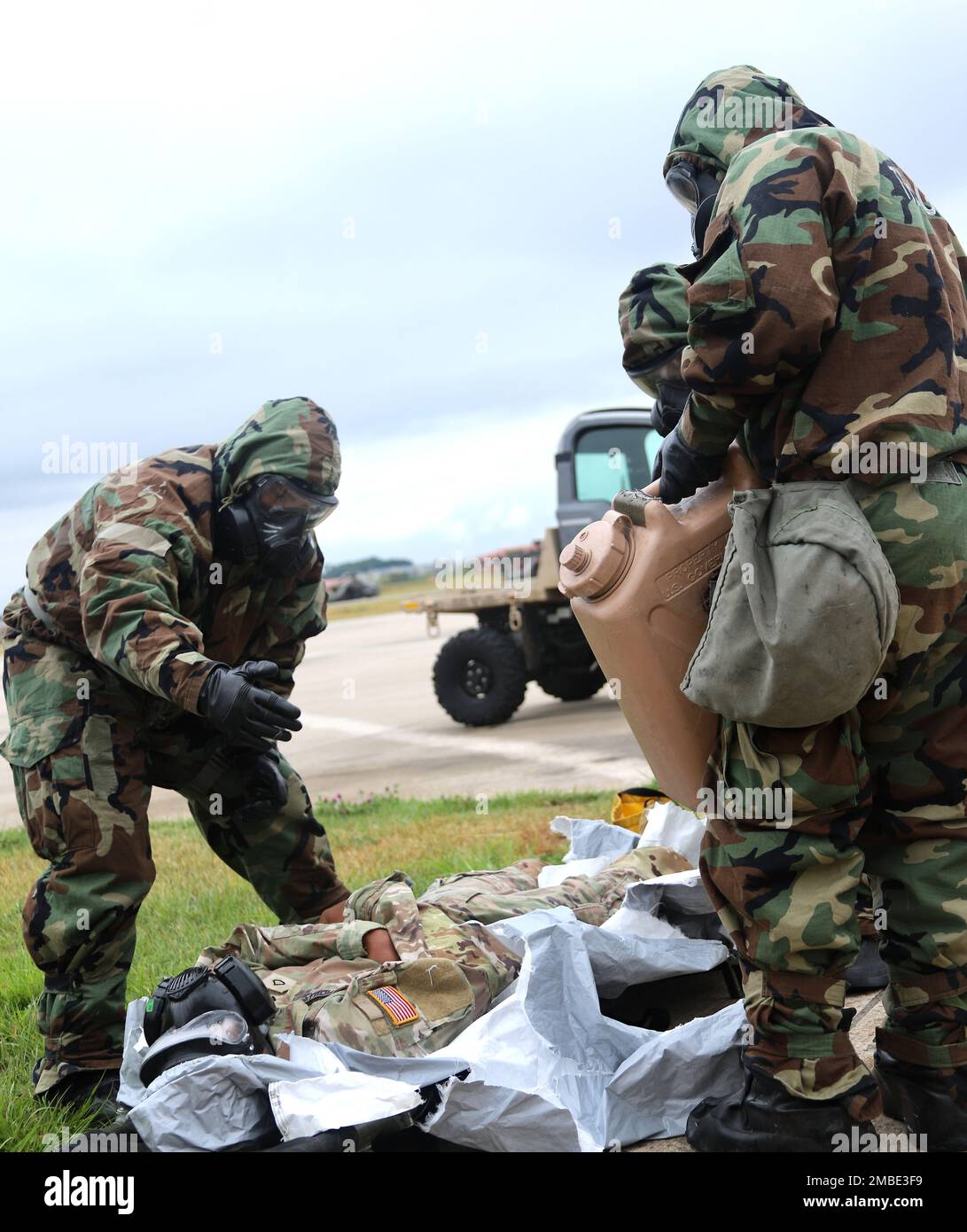 Des soldats du 23rd Bataillon des produits chimiques, 2nd Brigade de soutien de la Division d ...
