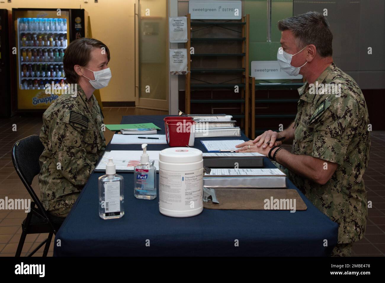 Le capitaine Anthony Keller, commandant de la médecine de la Marine et ...
