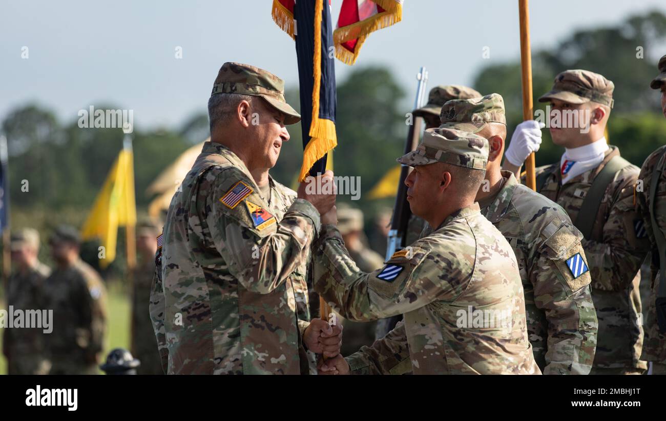 Après près de deux ans de commandement, le colonel Terry Tillis, à ...