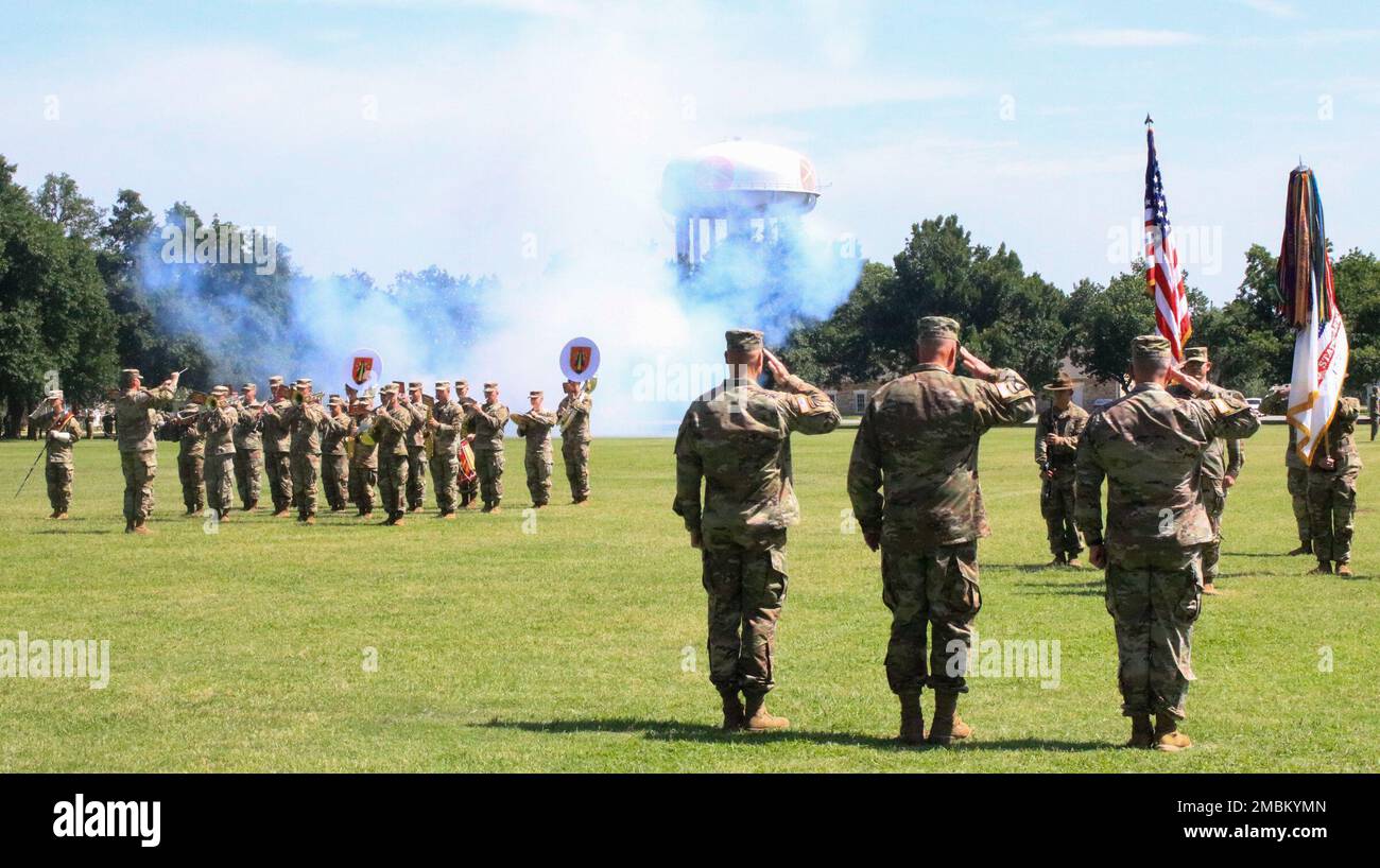 Le lieutenant général James Richardson, commandant par intérim du ...