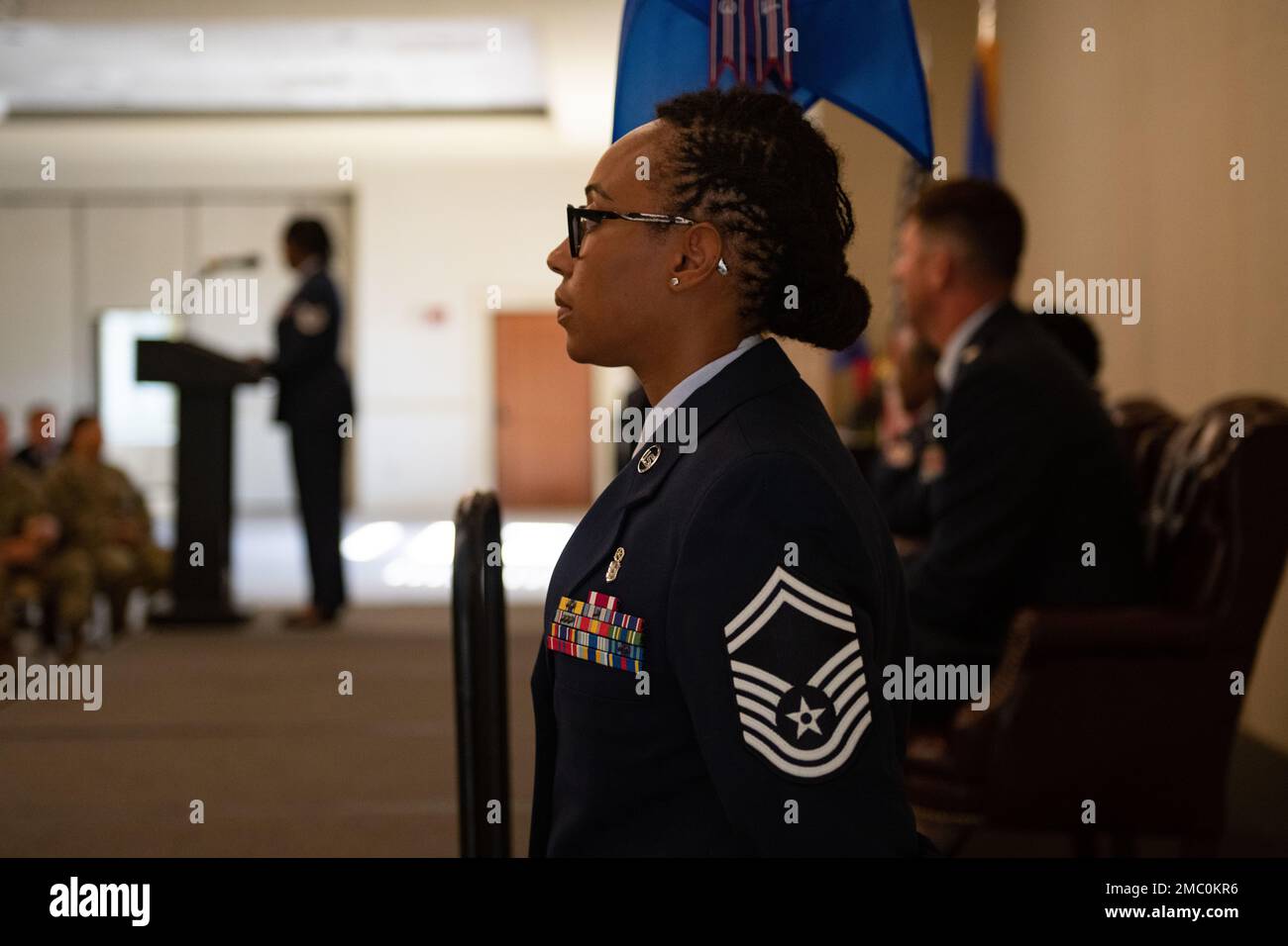 ÉTATS-UNIS Le Sgt Ambree Evans, maître principal de la Force aérienne ...