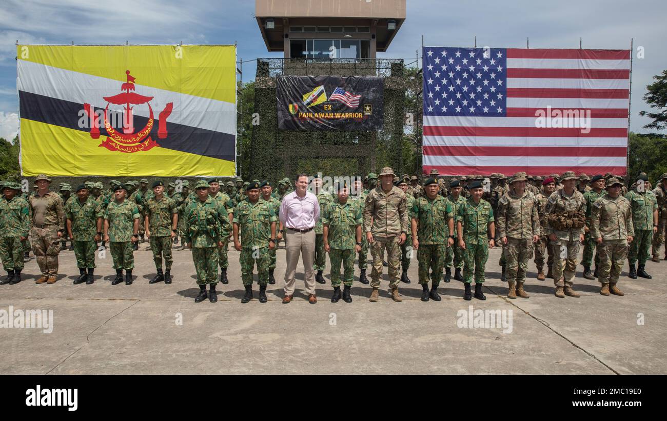 ÉTATS-UNIS Les soldats de l'Armée du Pacifique, de la Royal Brunei Land ...