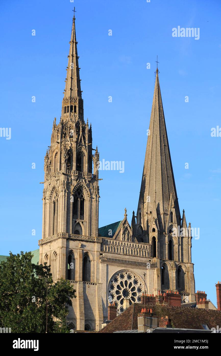 Torre de la catedral de chartres Banque de photographies et d’images à ...