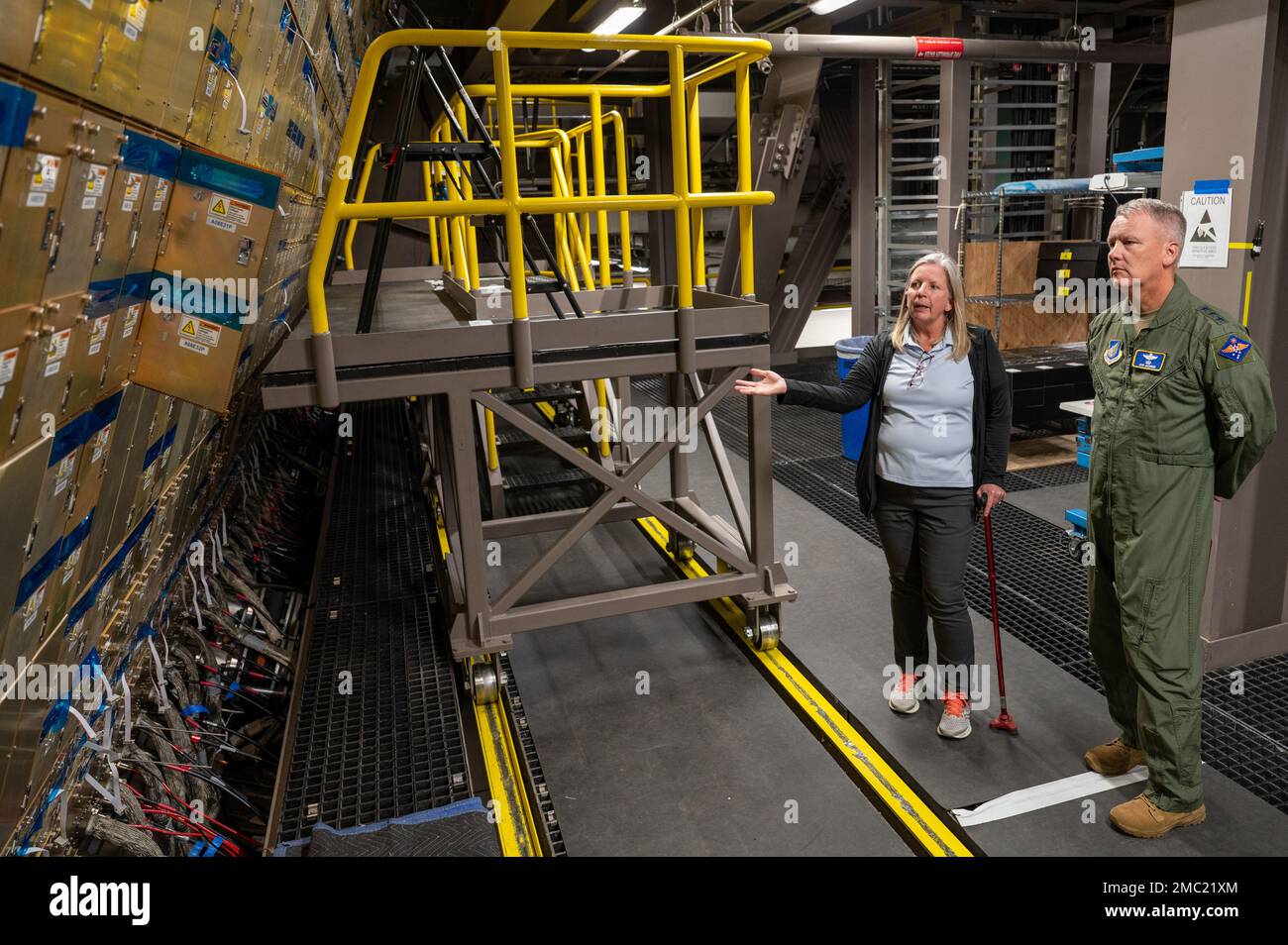 Sonya Read, ingénieur de Clear Space Force Station, présente les États ...