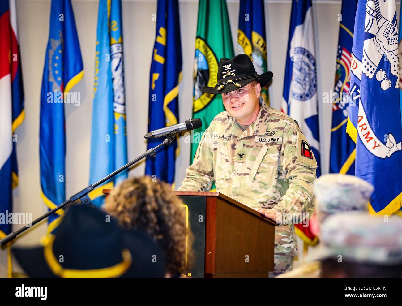 Le commandant de brigade de Cavalry 4th, le colonel Timothy Gallagher ...