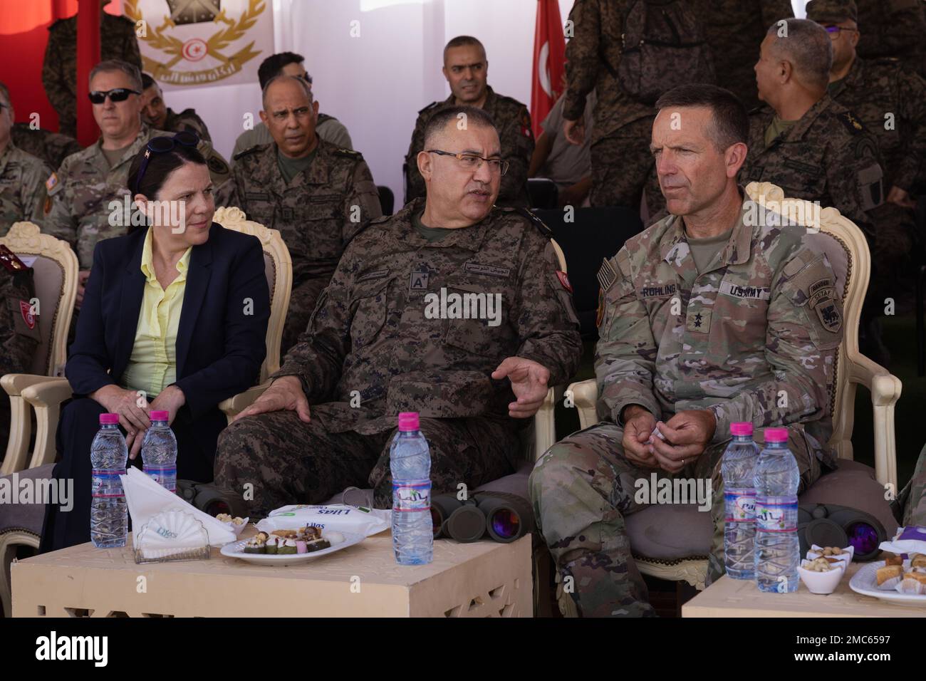 Natasha Franceschi, chargée d'affaires des États-Unis Ambassade ...