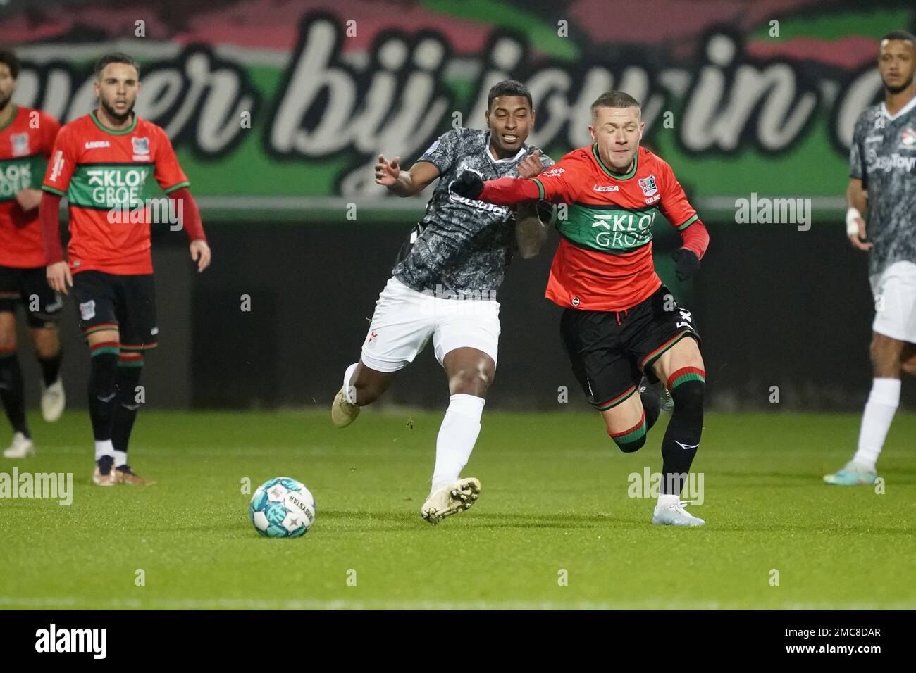 Nijmegen - (l-r) Miguel Araujo de FC Emmen, Mikkel Duelund de NEC ...