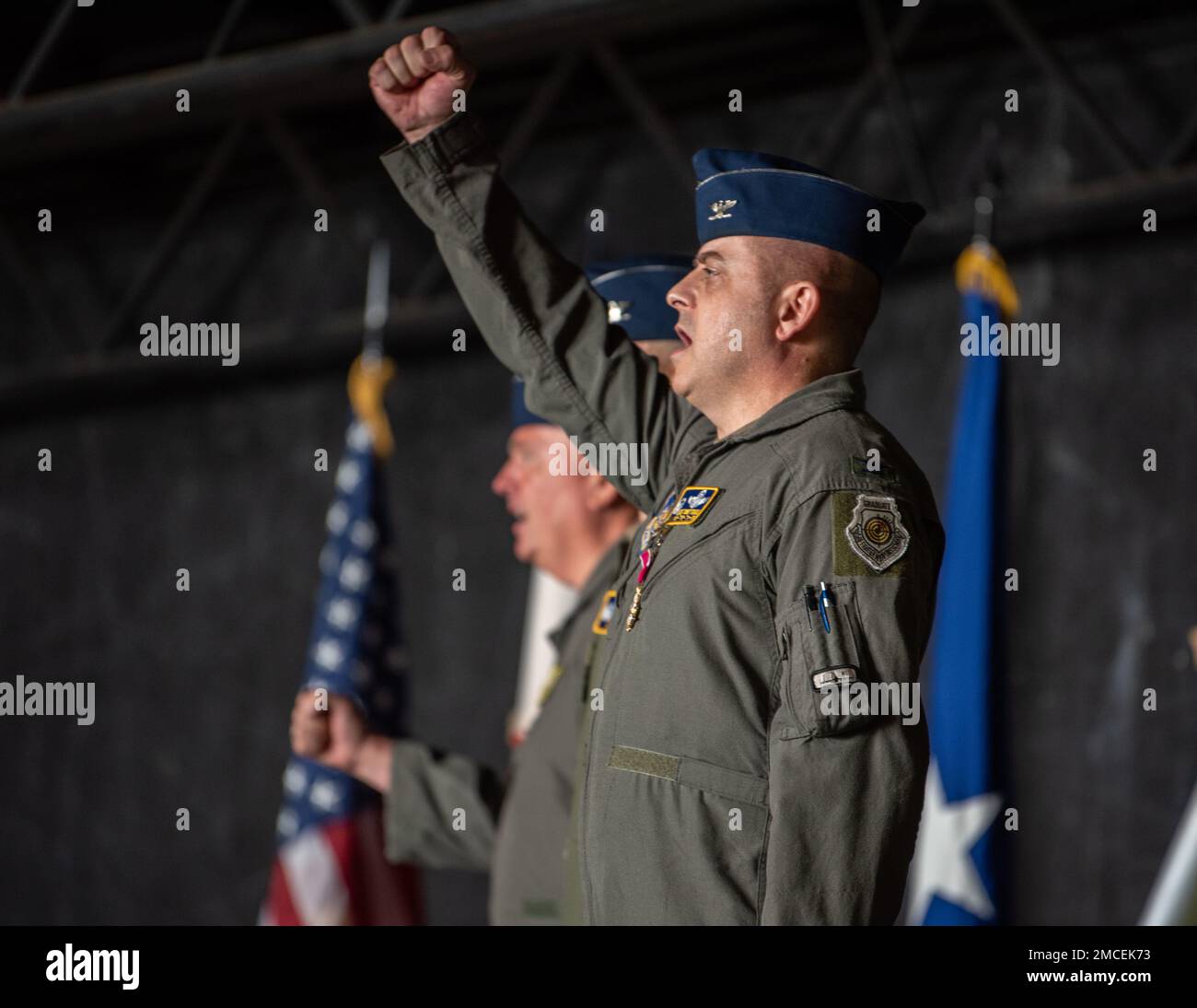 Le colonel de la Force aérienne des États-Unis, Jesse J. Friedel ...