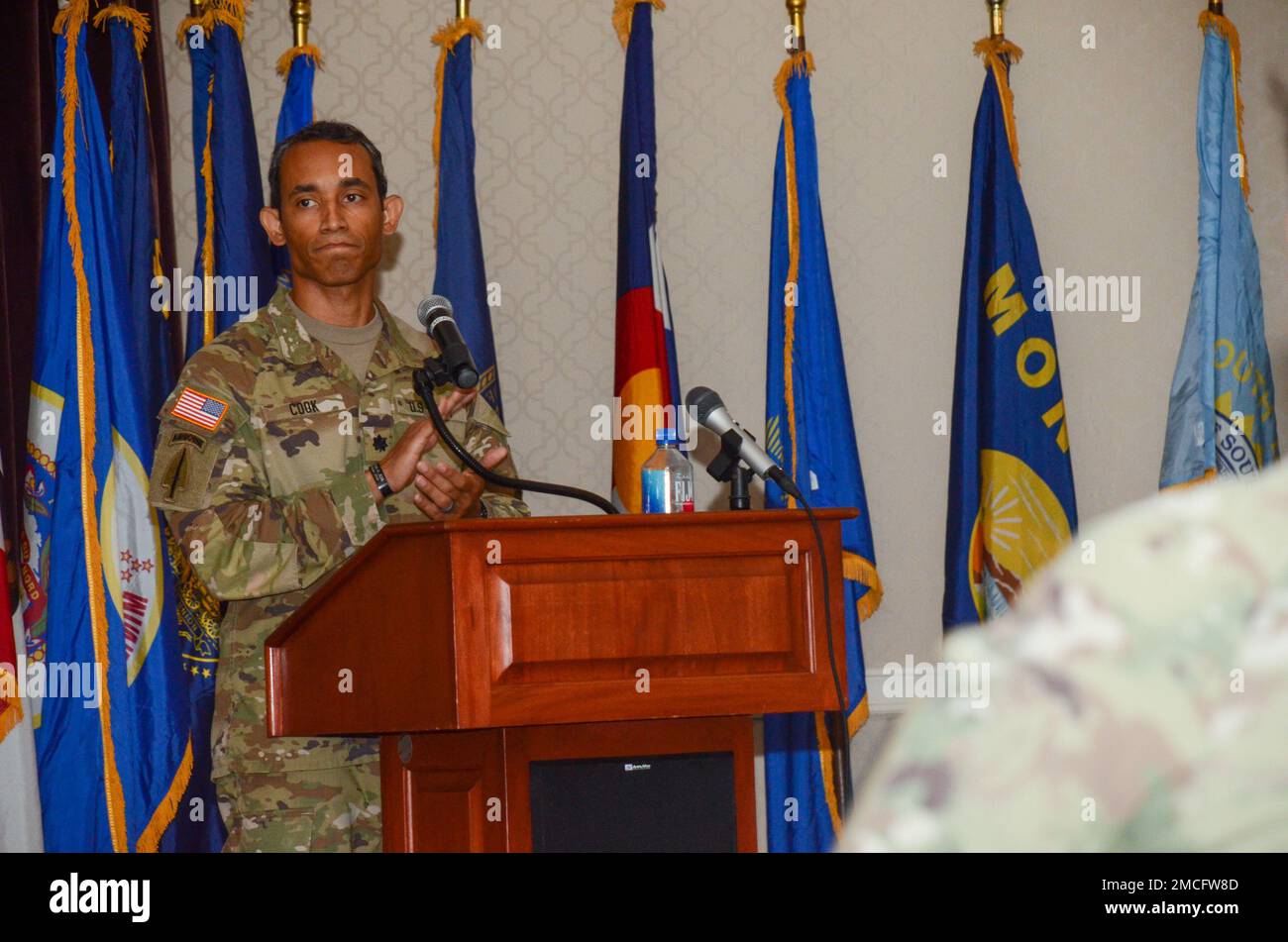 FORT MEADE, MD - le lieutenant-colonel Chaveso Cook, commandant entrant ...