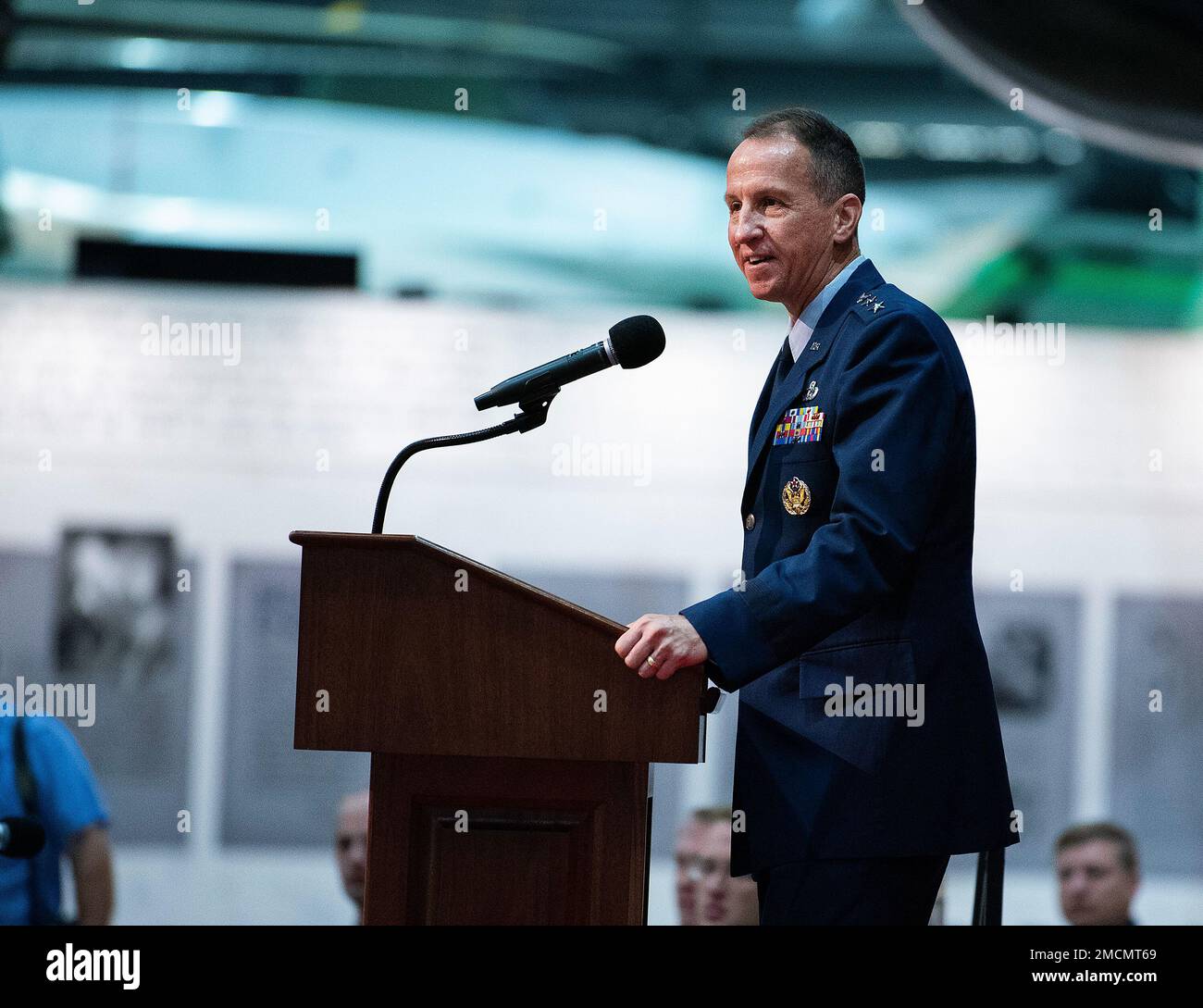 Le lieutenant-général Shaun Q. Morris, commandant du Centre de gestion ...