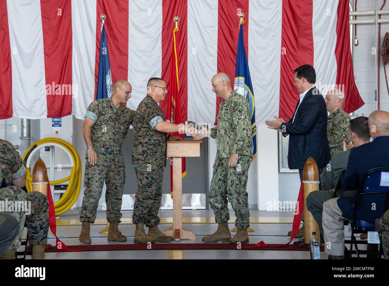 ÉTATS-UNIS Le colonel de la marine Karl R. Arbogast, commandant de la ...