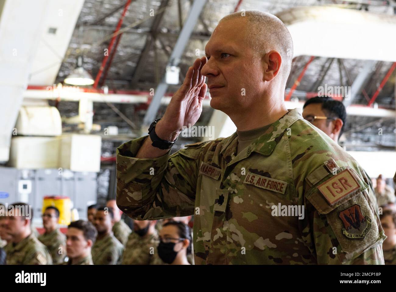 Le lieutenant-colonel Jarrod Knapp, 694th commandant adjoint du Groupe ...