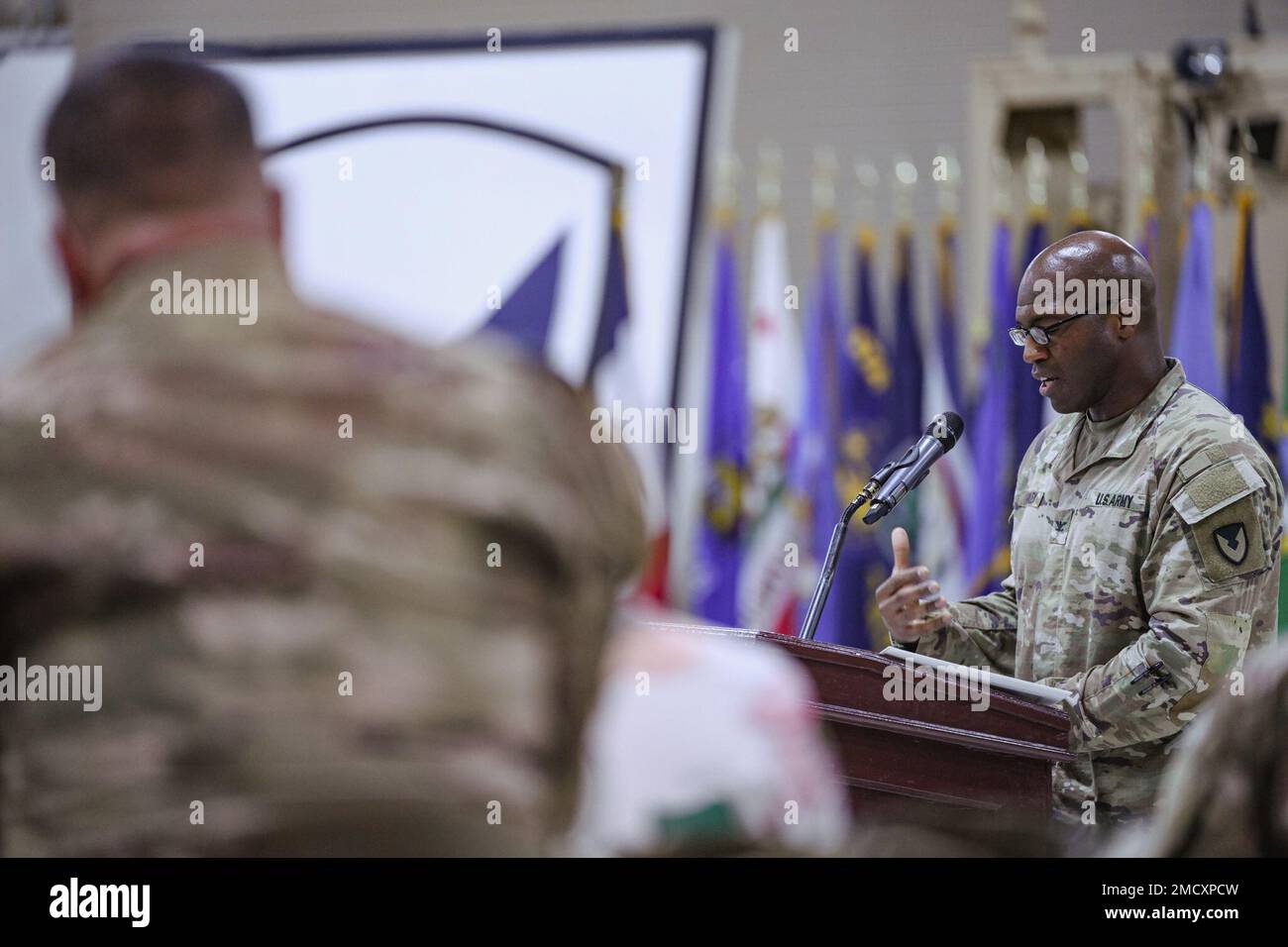 Le colonel Anthony E. Hughley, commandant de la brigade de soutien des ...