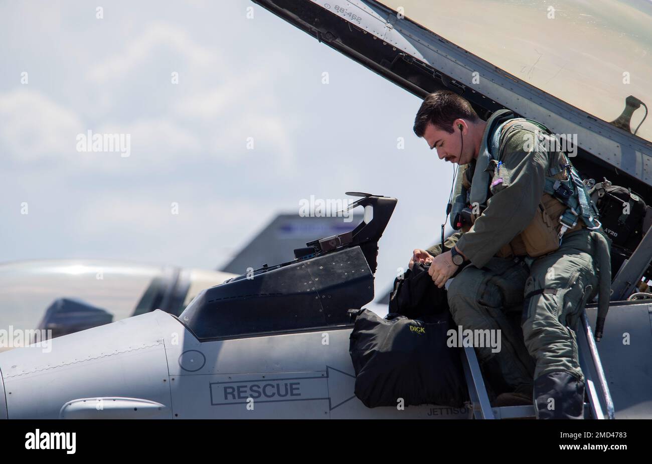 A ÉTATS-UNIS Le pilote de la Force aérienne, avec l'escadron de ...