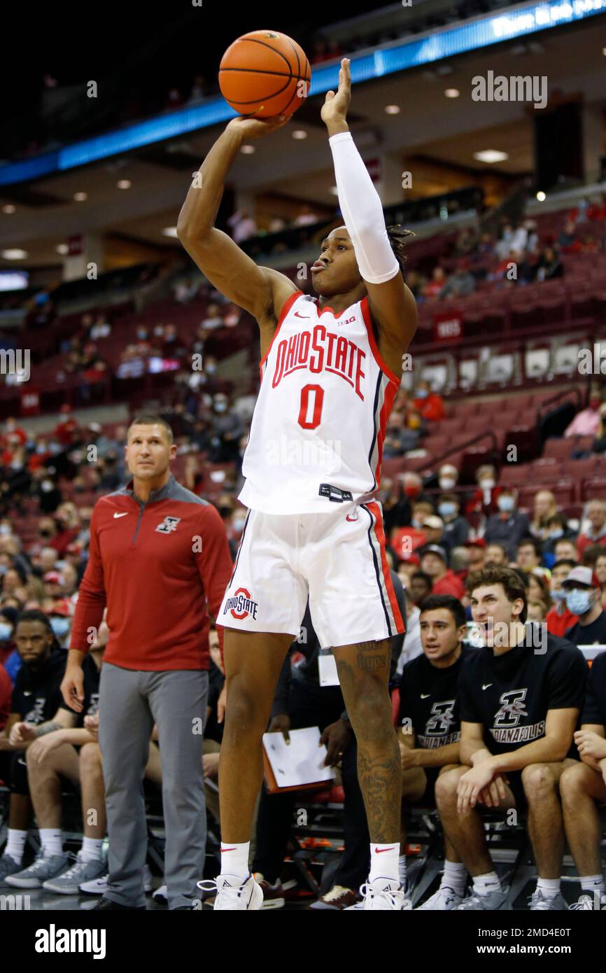 Ohio State guard Meechie Johnson goes up for a shot against ...