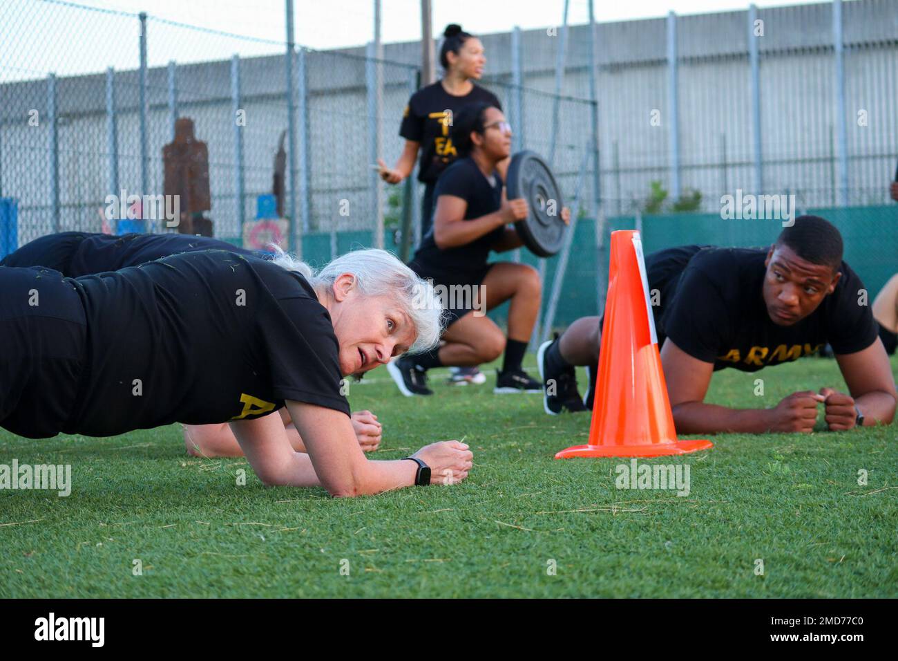 Avant de mener sa visite à vue, le lieutenant-général Laura A. Potter s ...