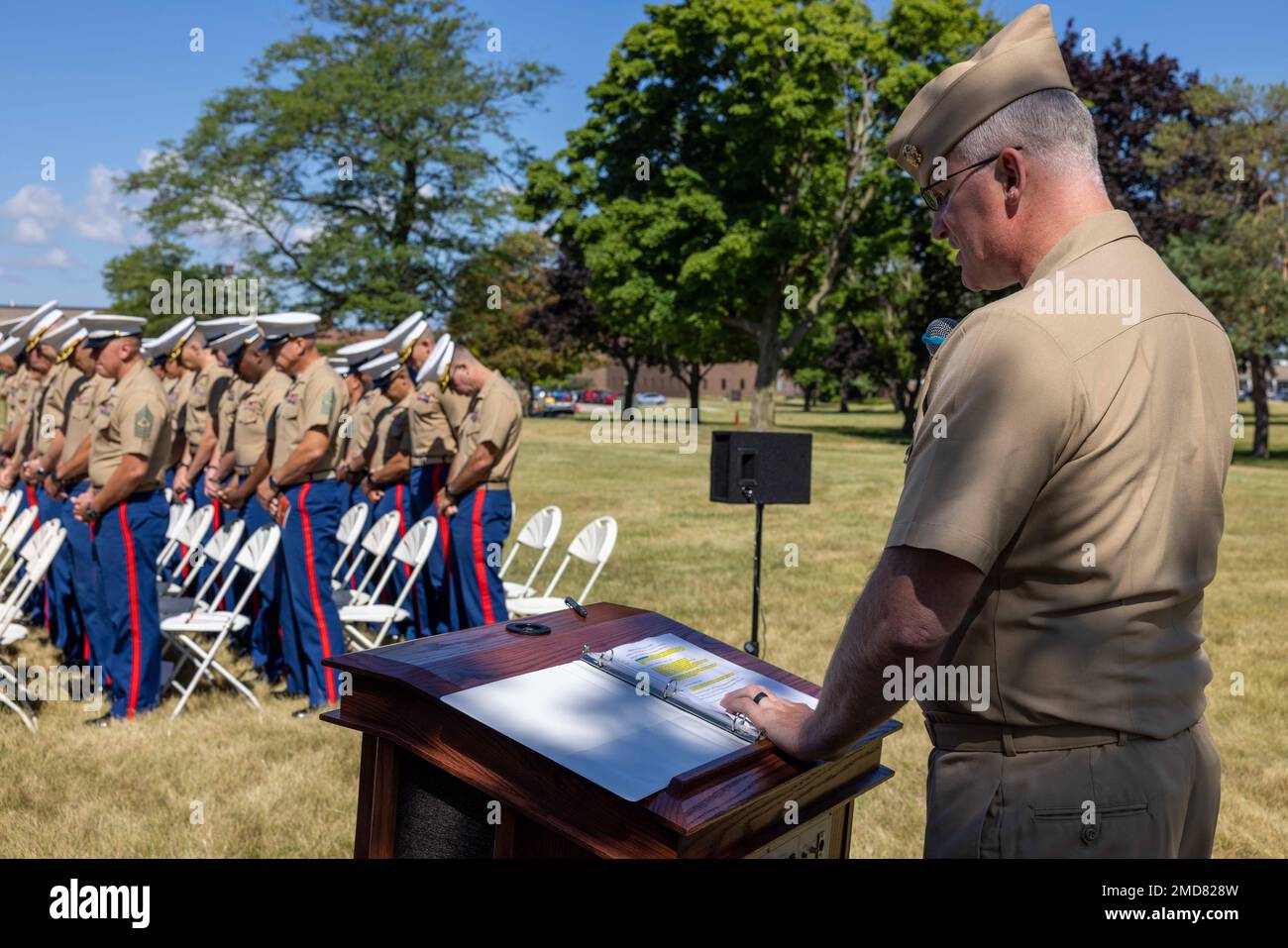 ÉTATS-UNIS Corps maritime LtCol. Charles Winchester, commandant sortant ...