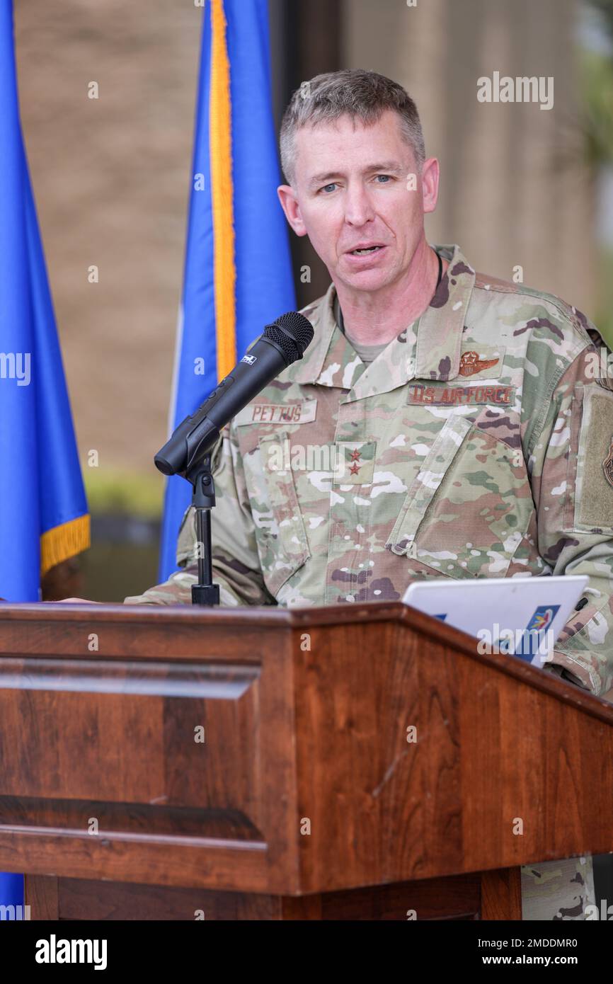 ÉTATS-UNIS Le général de division de la Force aérienne Evan Pettus ...
