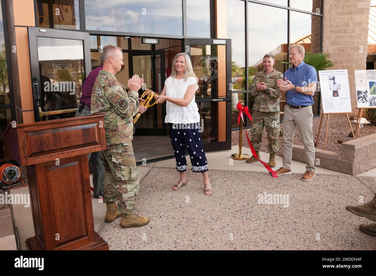 Raymond knight Banque de photographies et d’images à haute résolution ...