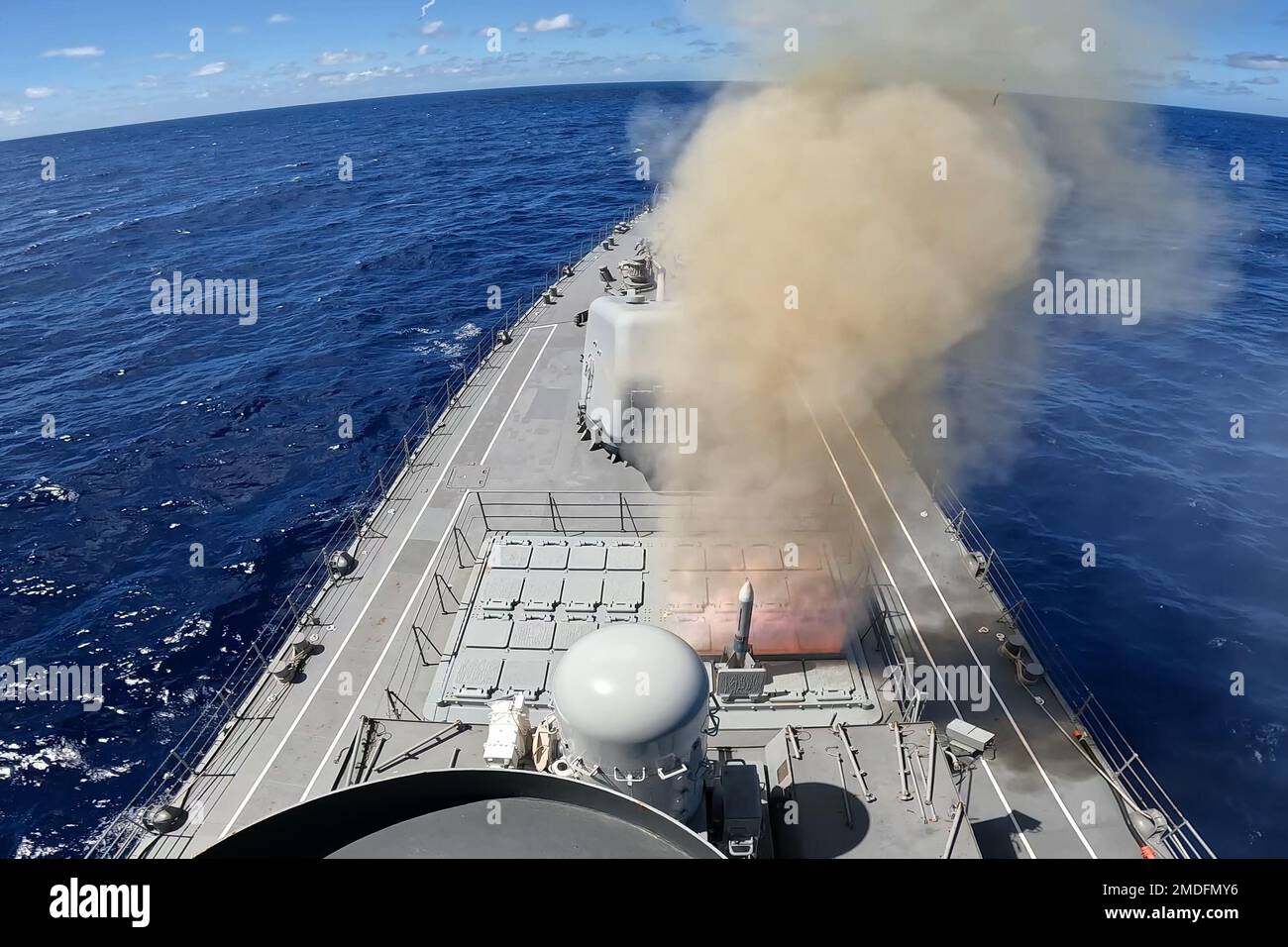 Takanami class destroyer Banque de photographies et d’images à haute ...