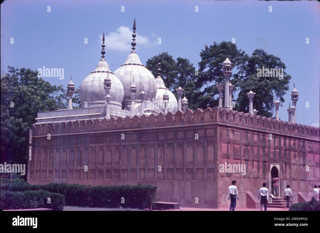 La mosquée a été construite par l'empereur Mughal Aurangzeb au complexe ...